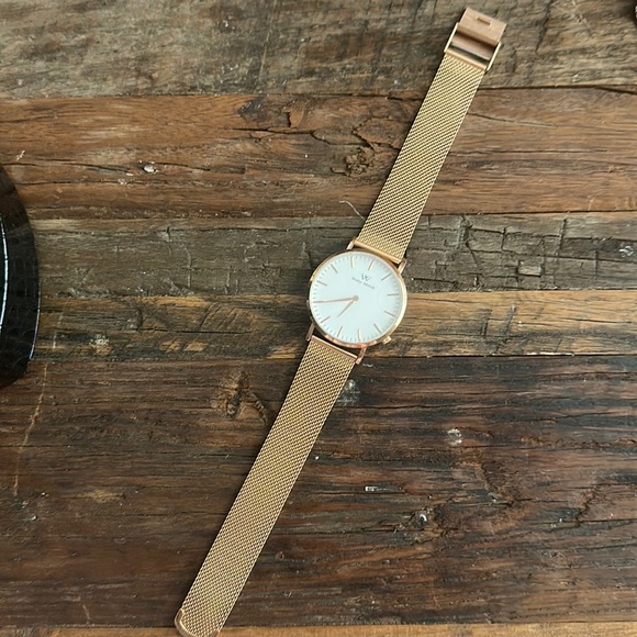 welly Merck | Accessories | Welly Merck Rose Gold Watch Needs Battery ...